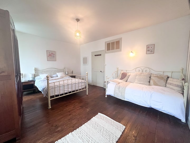 Town Centre With Garden & Free Parking - Le Dorat