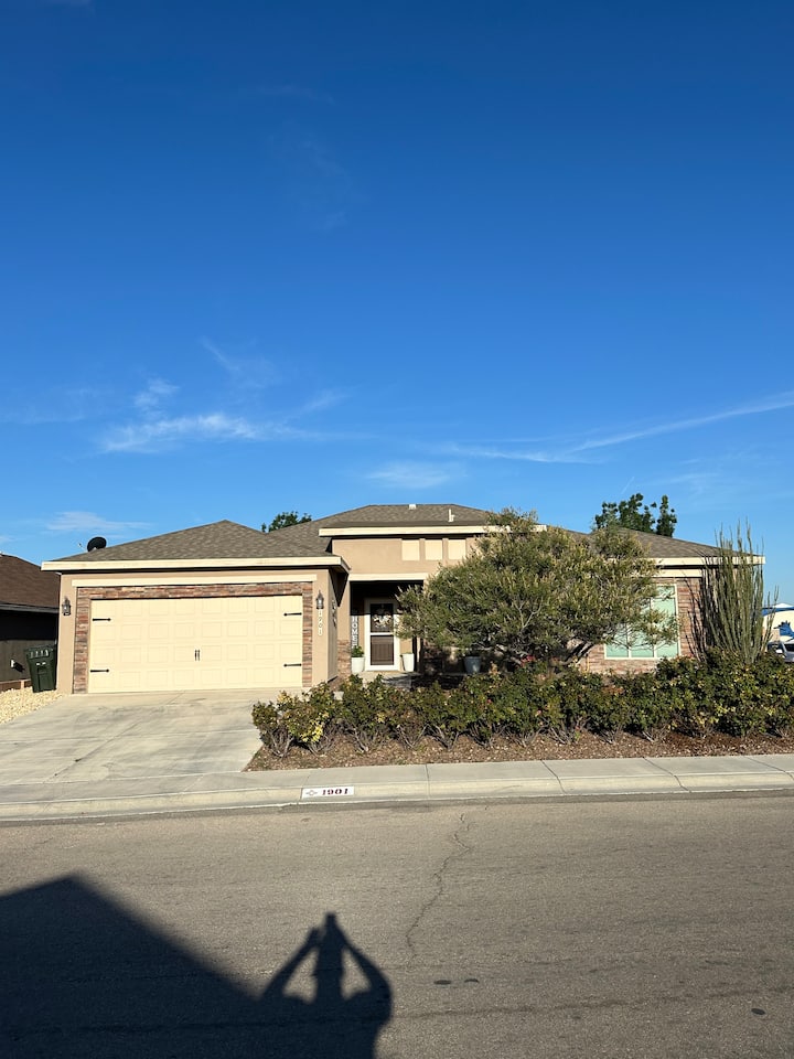 4 Bedroom Spacious Home - Carlsbad, NM