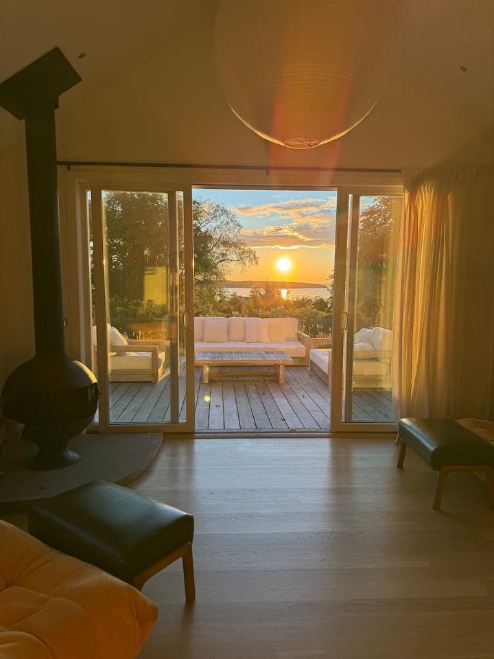 Montauk Luxury Wellness Sunset Home - Montauk, NY