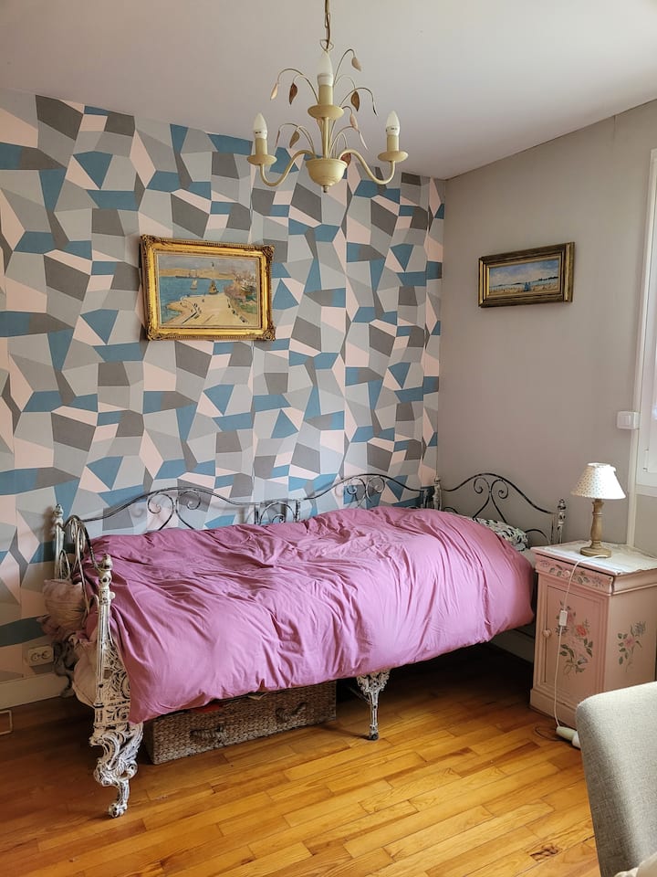 Jolie Chambre Dans Une Maison - Caen