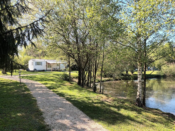 Grand Mobil-home à L'étang De Piou - Ain