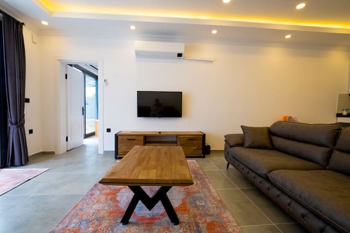 Villa Zümrüt Havuzlu Jakuzili2+1 - Fethiye