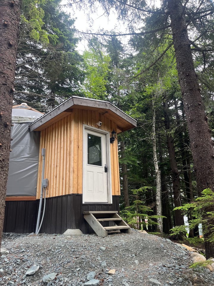 Cozy Yurt In A Forest Setting - Haines, AK