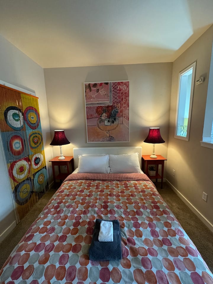 Pike Place Open 1bd Free Parking,waterfront,pool! - Seattle, WA