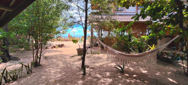 Beachfront Rare Bungalow @ Somewhere Else Gili Air - Indonesia