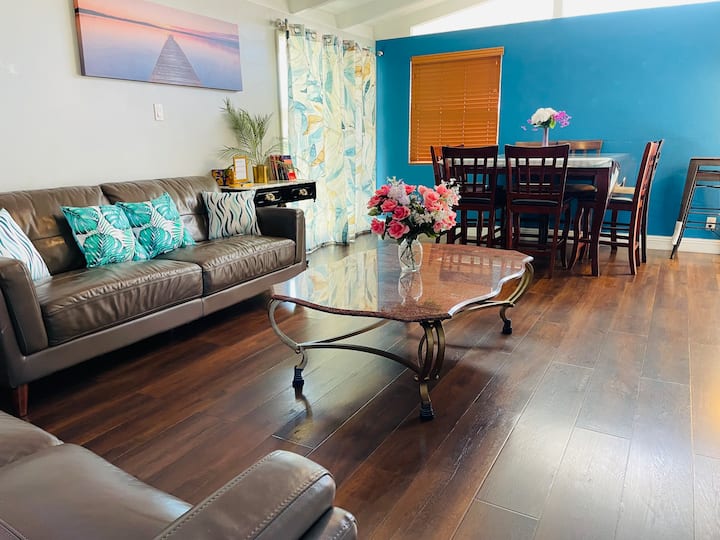 Captivating Home 5bedrooms Near Disneyland - La Mirada, CA