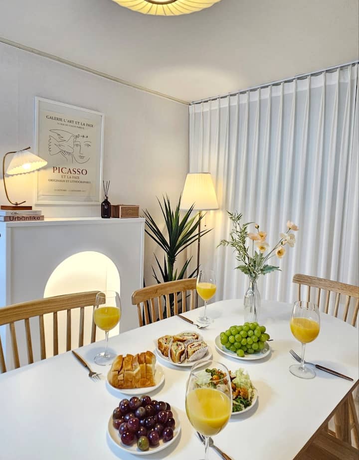 New#휴스테이#성수#건대#ddp#장기숙박#서울,가족,봄여행#한강#룸3개#8인#퀸4#ott - Seoul