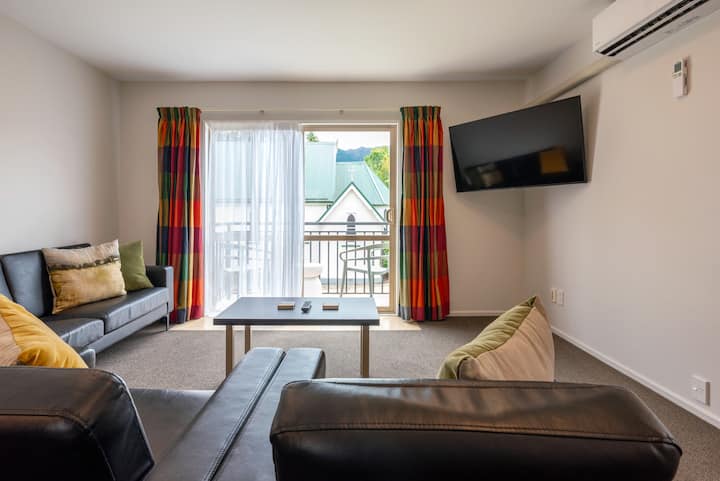 Upper Level Two Bedroom King Apartment - Hanmer Springs