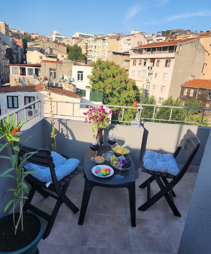 Private Terrace Close To Antique Store Galata Port - Istanbul