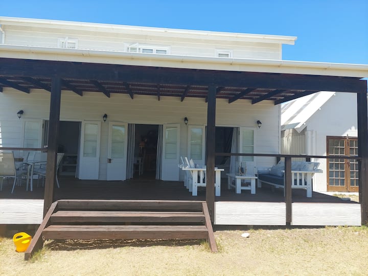 Fabulous Location! - Infanta