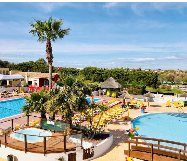 Un Bungalow Au Camping - 6 Personnes - - Pérols