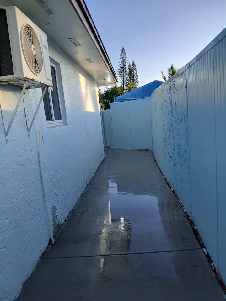 Apartment With 1 Bedroom - Homestead, FL