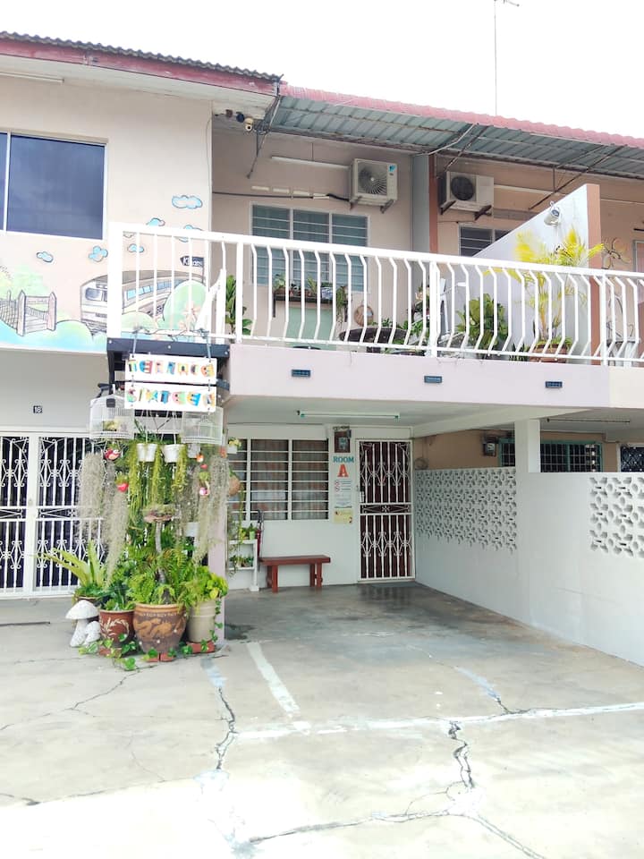 阳台民宿 16terrace

带厅双房 - A房 - Kluang