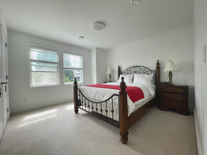 Spacious 1b1b With Living Space
600尺一室一厅一卫 - Ladner