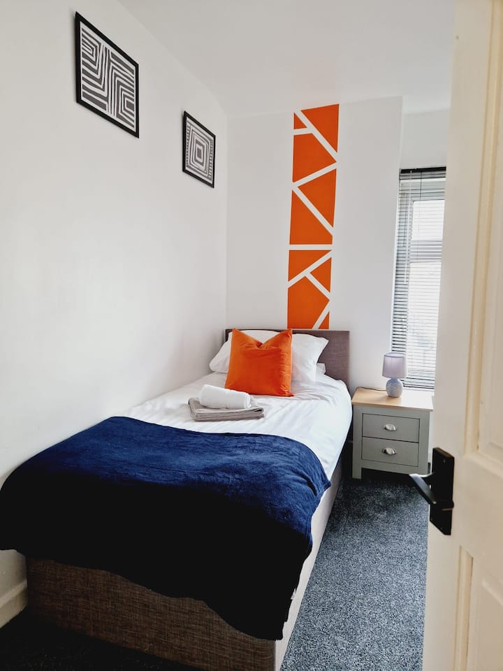 Contractors|relocators| Big January Discounts - South Wales