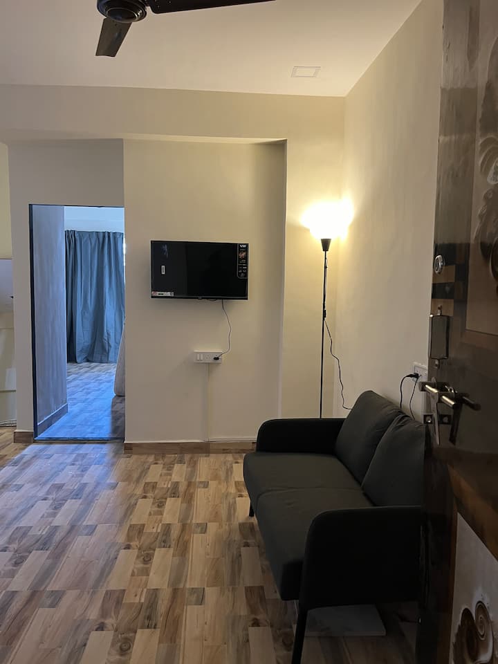 Cozy Central 1bhk In Bandra W - Mumbai