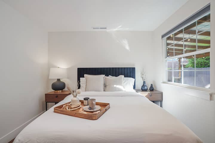 Gresham Modern Industrial Stay With Hot Tub - Centennial - Portland