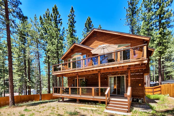 Evergreen Elegance: Boat Parking, Close To Lifts, - South Lake Tahoe, CA