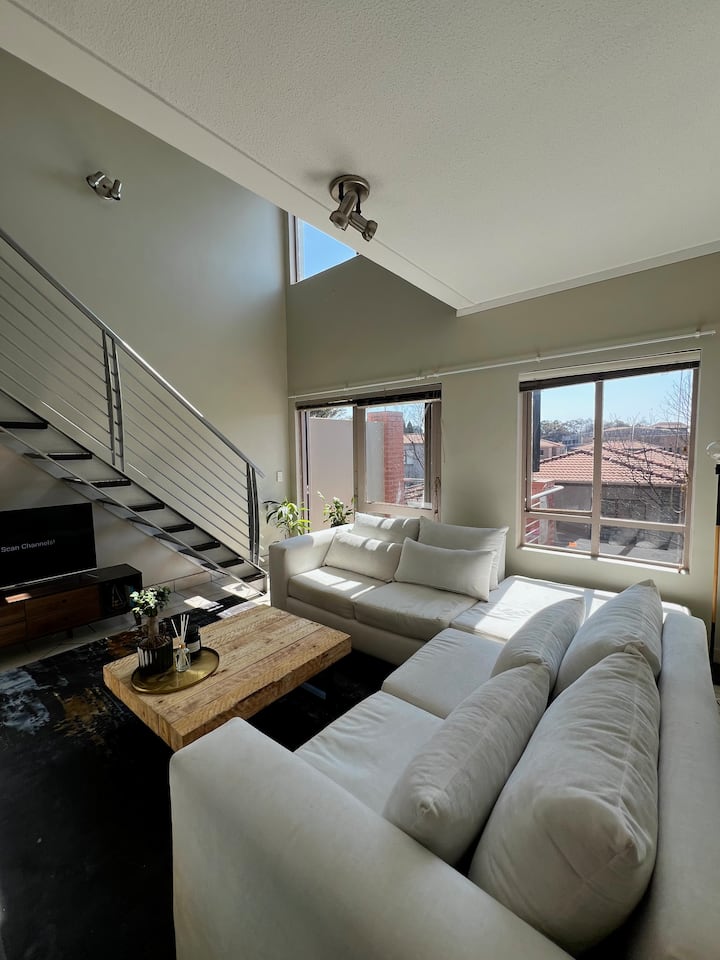 Sandton - Japandi Style 1 Bedroom Loft Apartment - Sandton