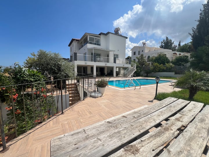 4 Bedroom Villa Catalkoy/girne - Northern Cyprus