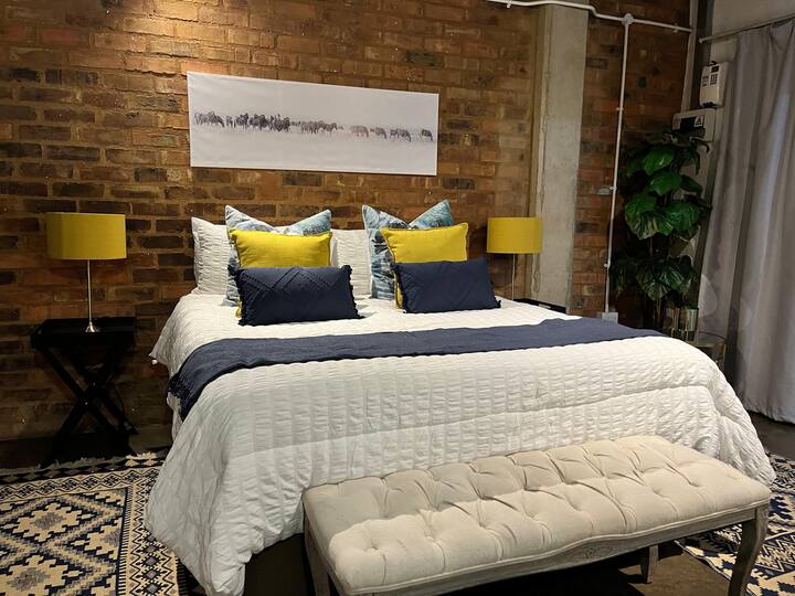 Trendy Upmarket Maboneng Apartment - Johannesburg