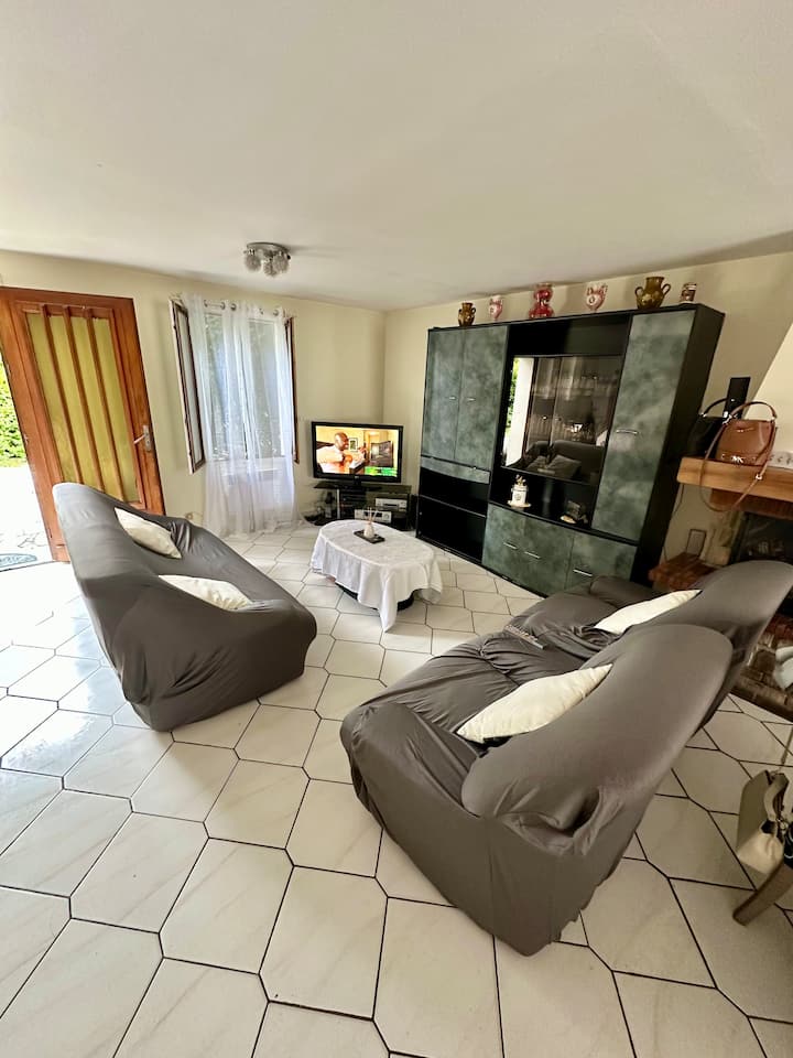 Chambre Double Charmante Maison - Roissy-en-France