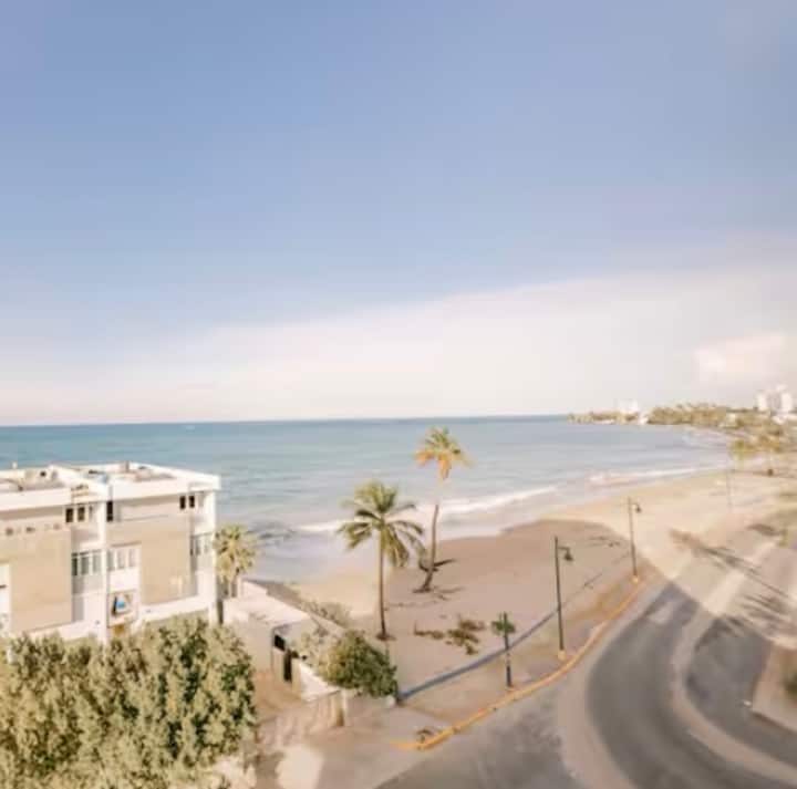 Ocean Suite-beachfront/parking/electric Generator - San Juan