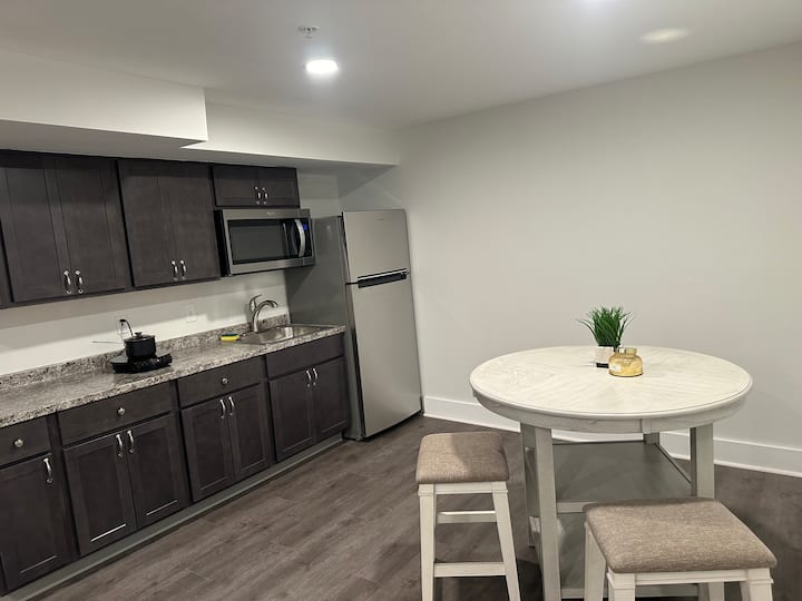 Private Entry In-law Suite, Renovated & Serene! - Largo