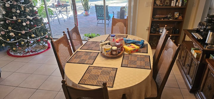 2 Bedrooms Near Universal, Disney, Seaworld - Orlando, FL