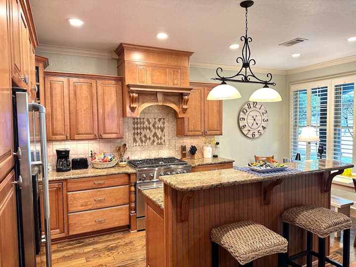 High End Spacious Townhome - Auburn, AL