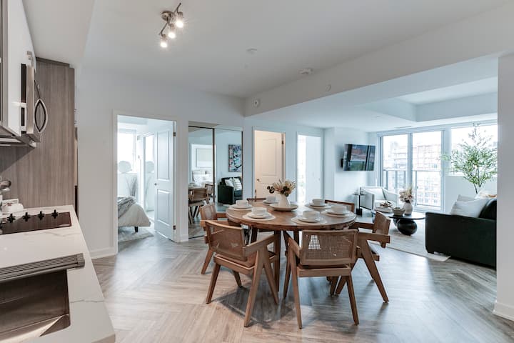 3br/cn Tower Views/2 Balc/slps 8 - Toronto