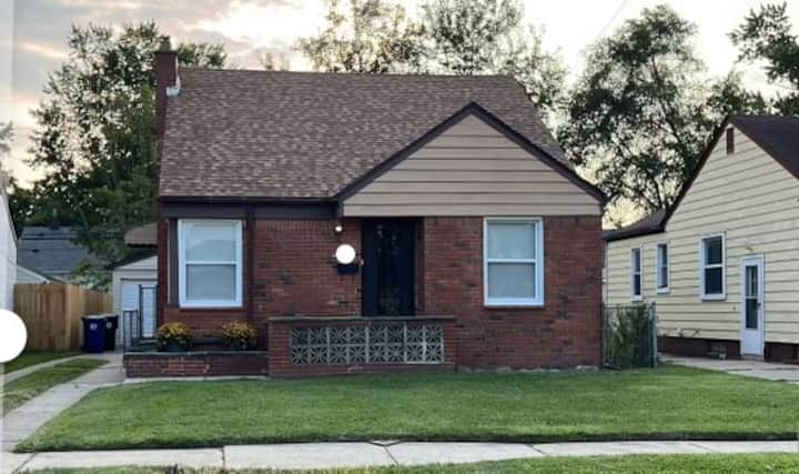 3room 5bd Detroit / Redford  Home 420&pet Friendly - Southfield, MI