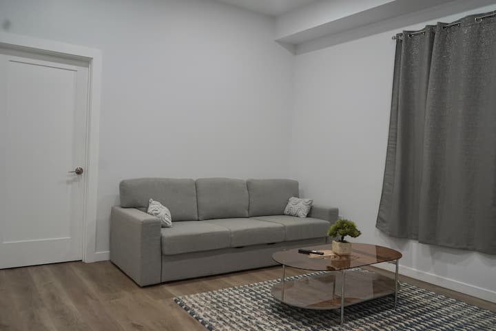 Modern Apartment To Explore Nyc | Ideal For 6 - East Rutherford, NJ