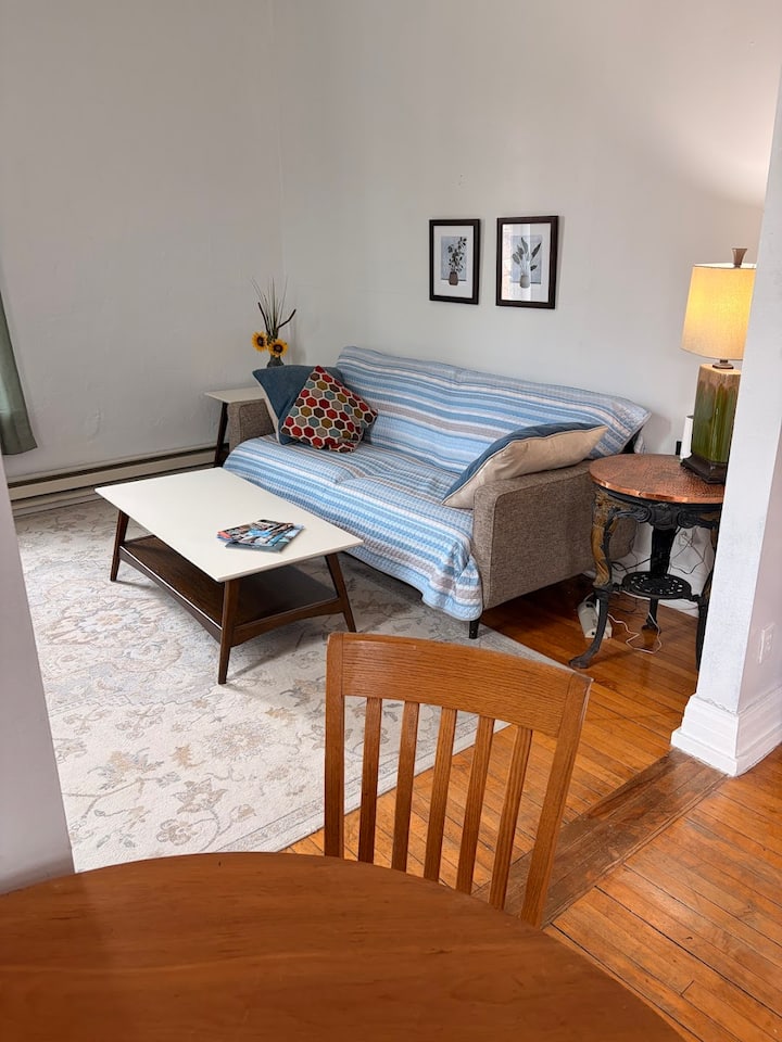 Hotel Royal Apartment 2 - Belmont, WI