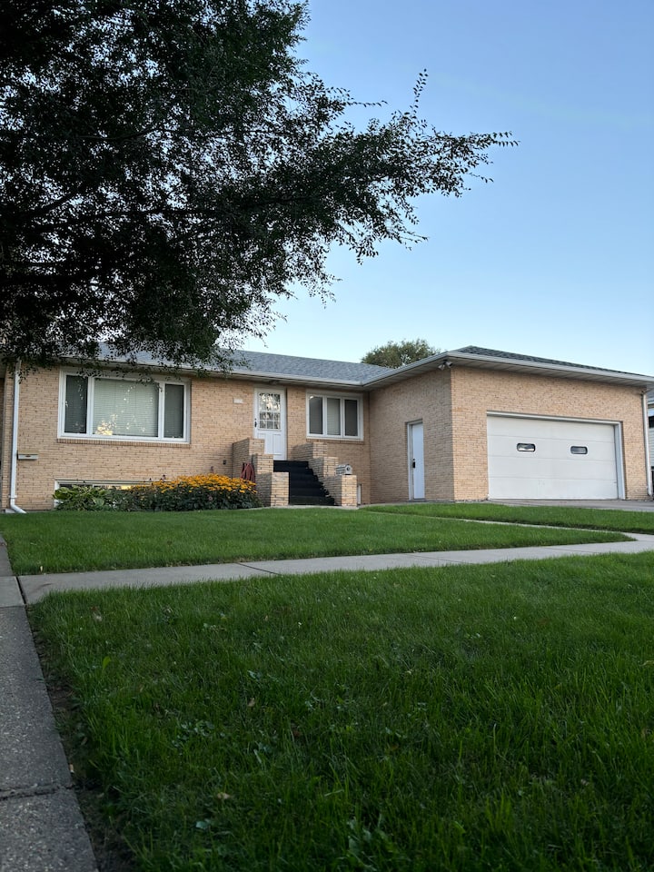 6-bedroom House With Wi-fi, Ac - Bismarck, ND