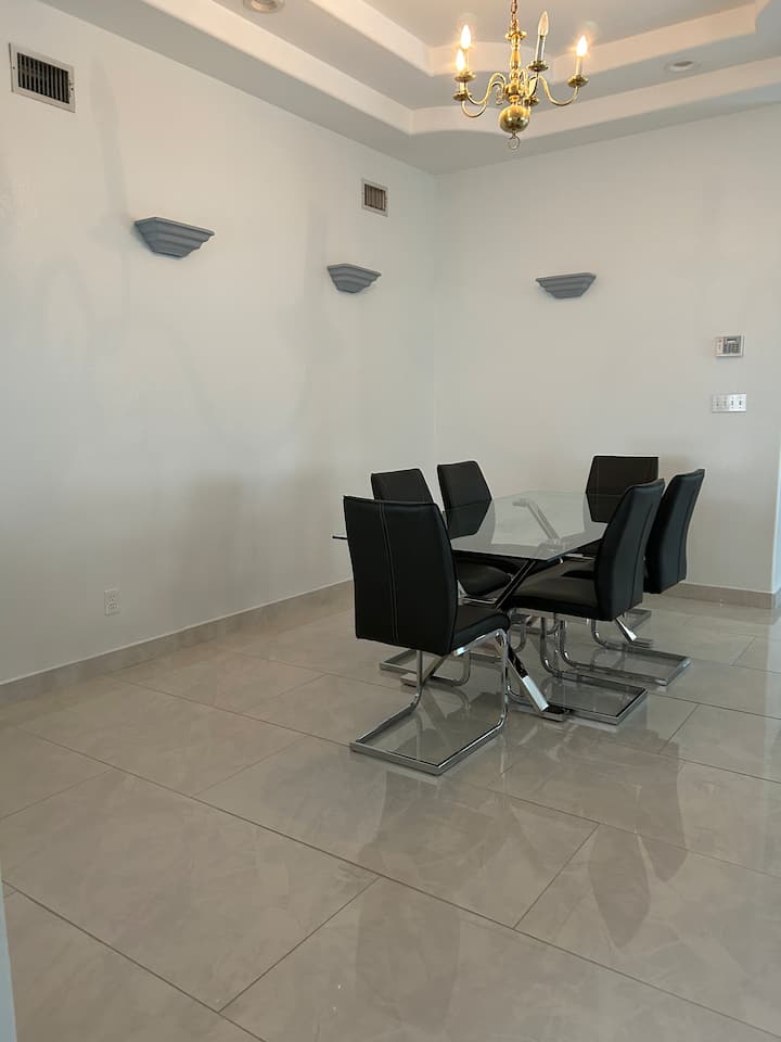 Comfy And Near Convention Center - Mission, TX