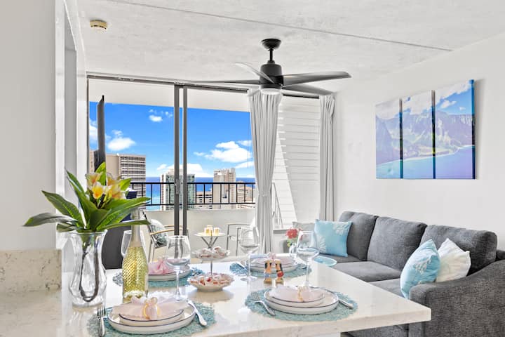 1 Bd Ocean View Assigned Parking King Bed Pool Gym - Honolulu, HI