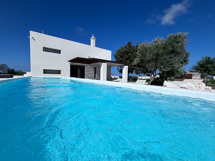 Aeneas Villa Pool & Jacuzzi - San Vito dei Normanni