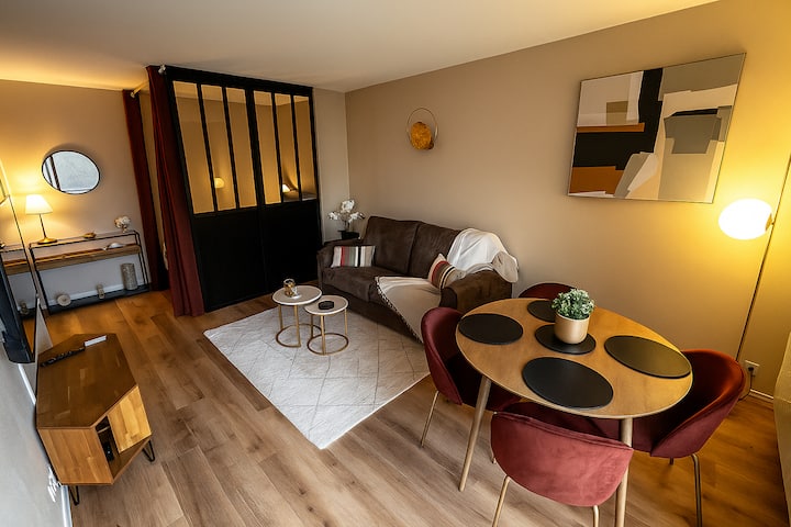 Le Monet – Studio éLégant, Parking & Tram à 2 Min - ibis Bordeaux Mérignac