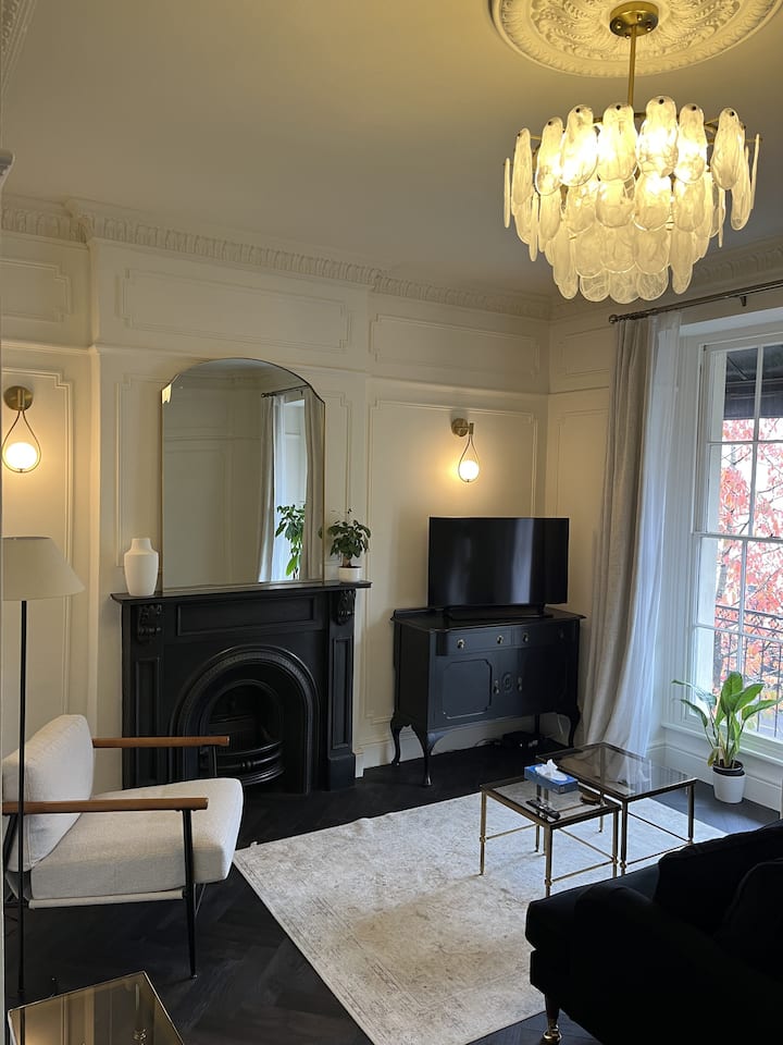 1 Bed Period Clifton Balcony Flat-private Parking - Bristol