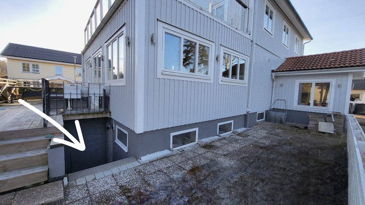 Hel Lägenhet Vid Rocklunda Skogen, Nära Mdu - 