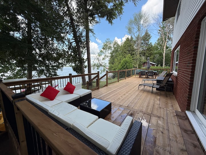 Nemr Lakeside Retreat - Smiths Falls