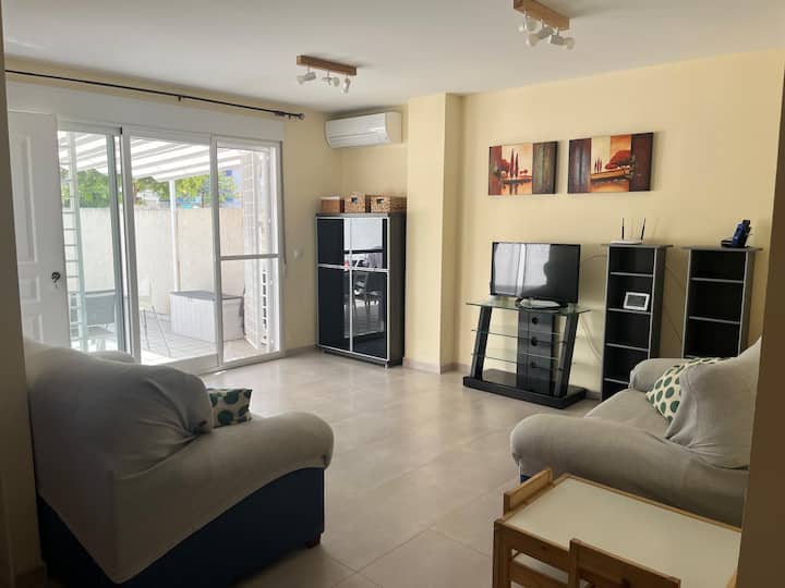 Acollidor Baix Amb Gran Terrassa - Daimuz