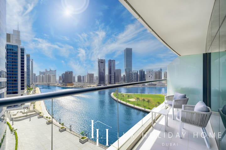 Lux | The Bays Edge Canal View Suite - Dubai