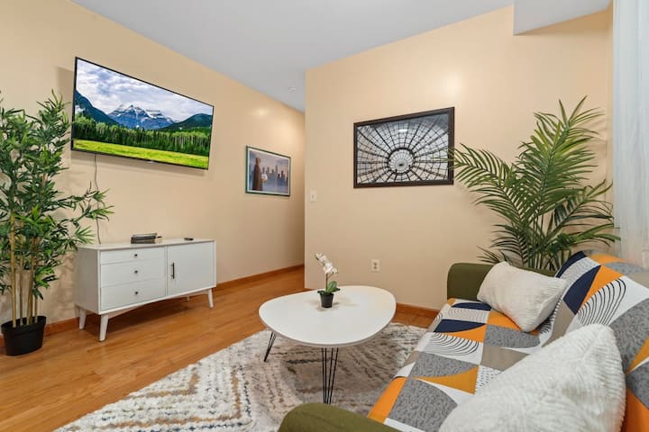 Convenient 2br Near Downtown - Philadelphia, PA