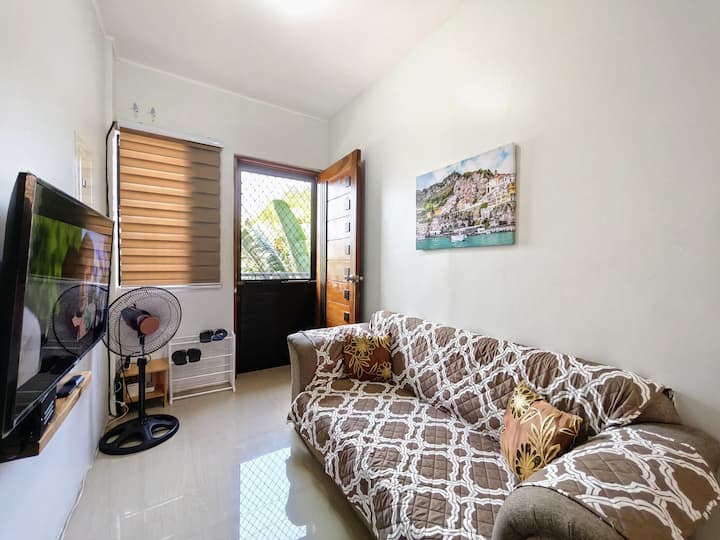 Dreamstay 2 W/ Wifi, Netflix, Self Check In,cook - San Pablo City