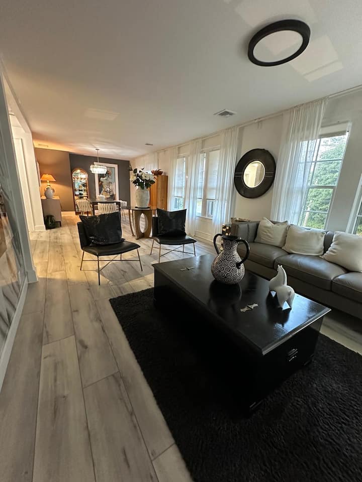 Elegant Apartment - New Haven, CT
