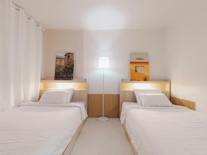 Dongdaemun/myeongdong/hongdae/kspo/lemon House - Seoul