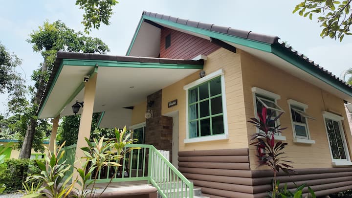 บ้านแคนา - Mueang Prachinburi District