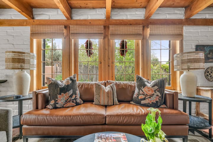 Luxury Home, Walk To Canyon Road, Historic Plaza - Santa Fe, NM
